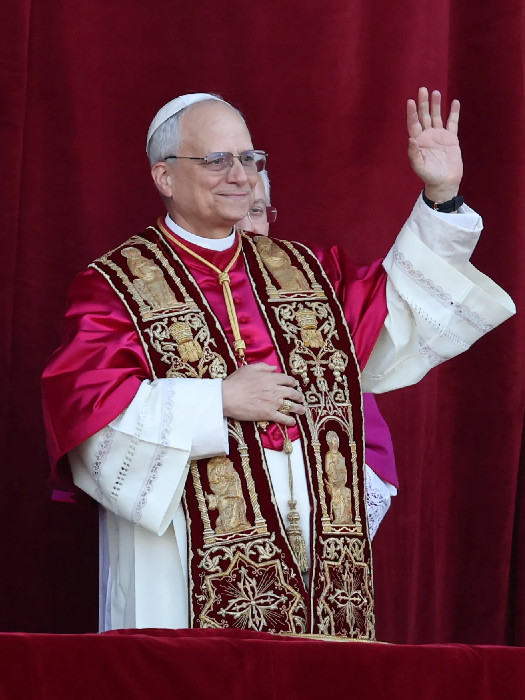 Il Nuovo Papa: Leone XVI Biografia di Robert Francis Prevost :: Studio ...